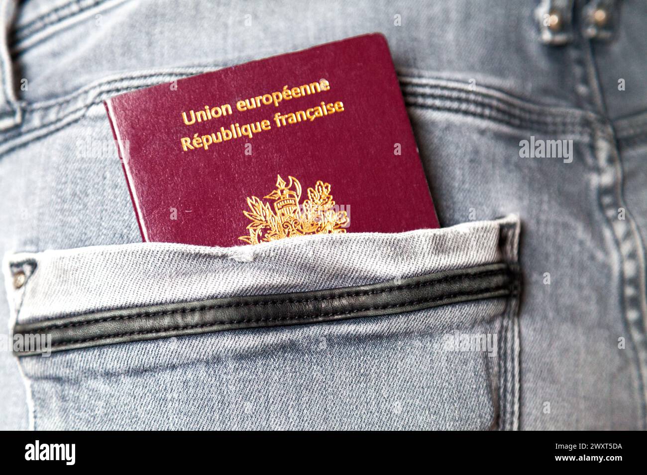 French passport hi-res stock photography and images - Alamy