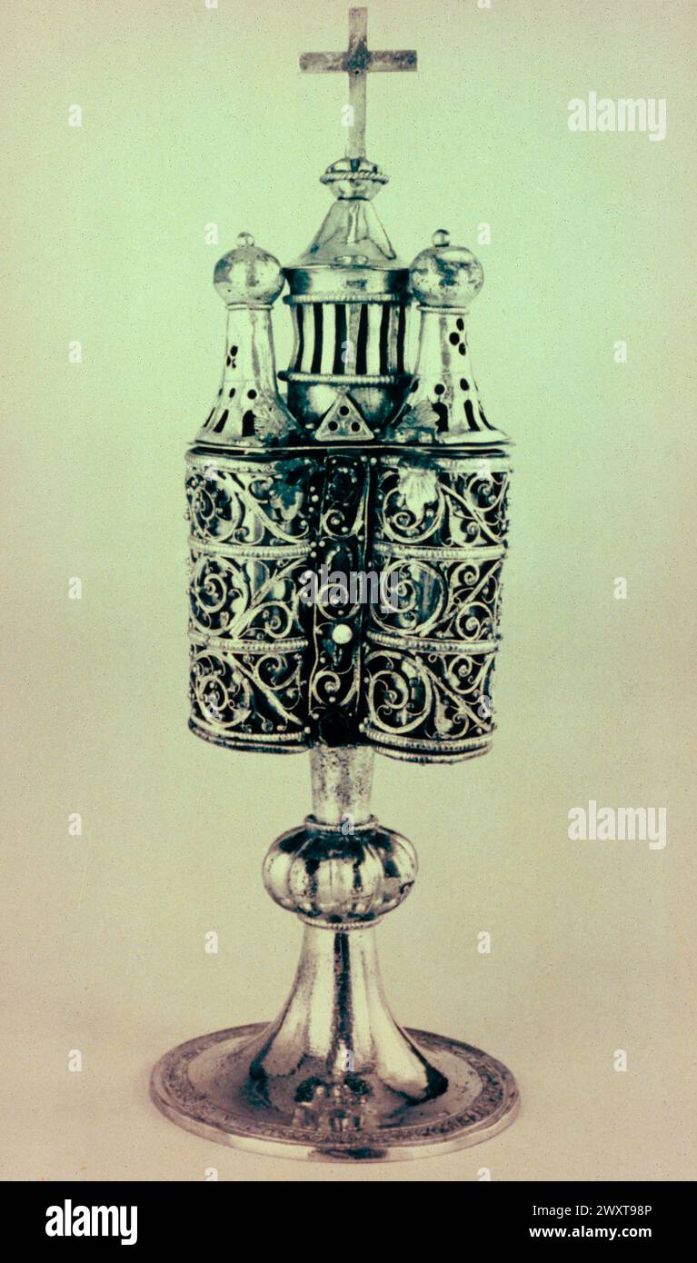 Copper-gilt reliquary, Rhineland, 13th century Stock Photo - Alamy