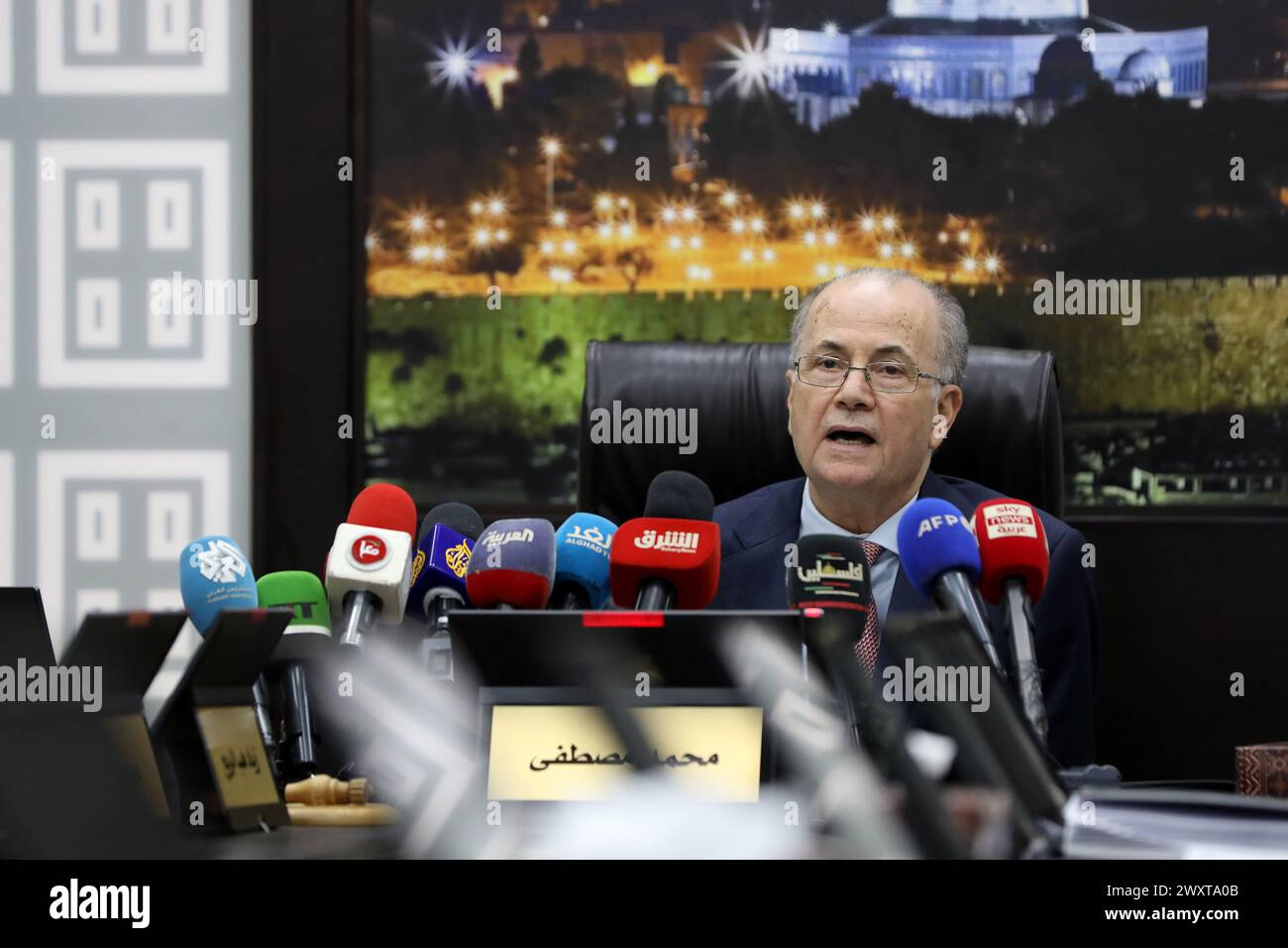 02 April 2024, Palestinian Territories, Ramallah: New Palestinian Prime ...