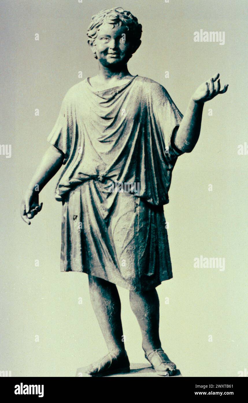 Roman priest's attendant, bronze statue, 100 AD Stock Photo - Alamy