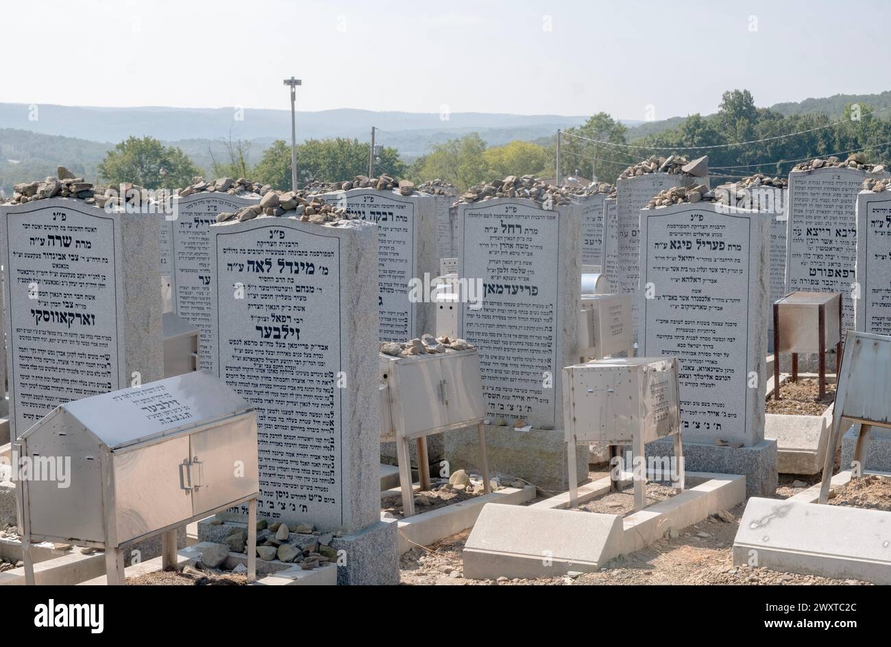 Jewish headstones hi-res stock photography and images - Alamy