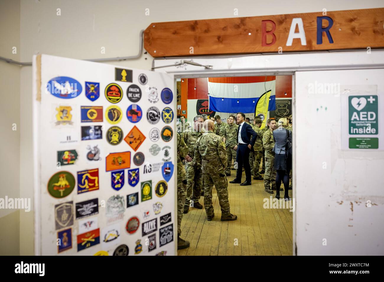 RUKLA - Outgoing Prime Minister Mark Rutte visits Dutch soldiers at a ...