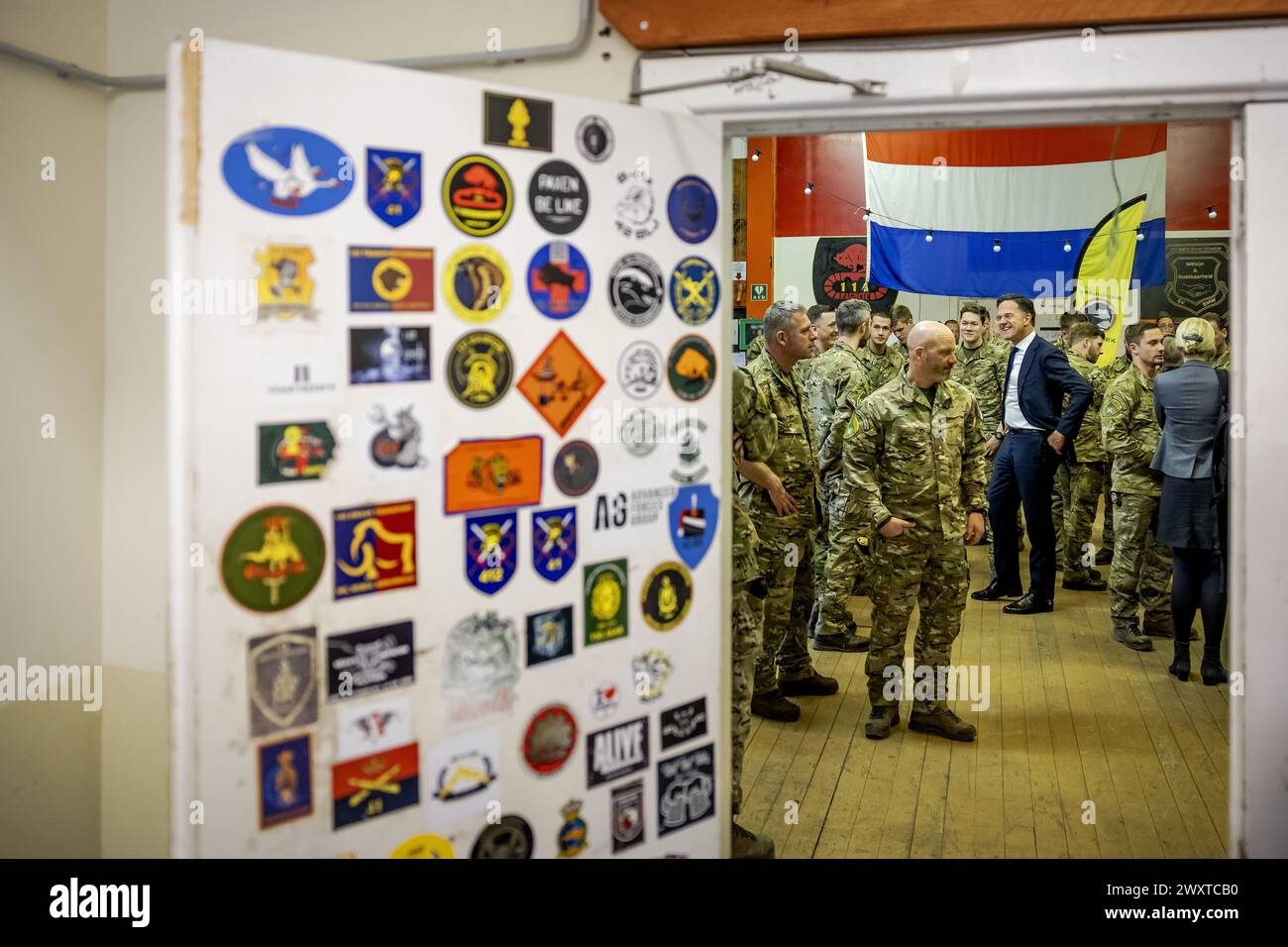 RUKLA - Outgoing Prime Minister Mark Rutte visits Dutch soldiers at a ...