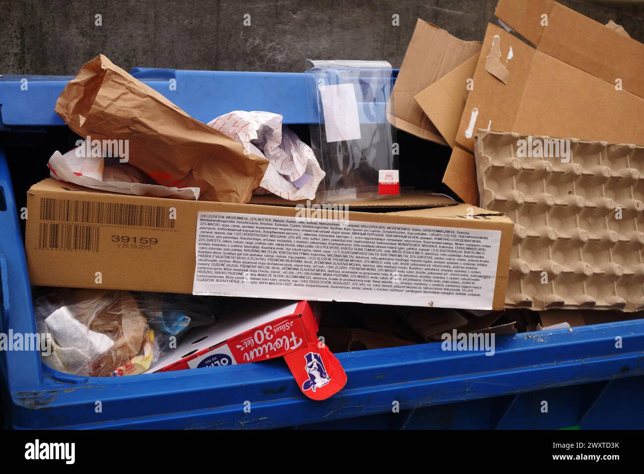 Container recycling hi-res stock photography and images - Alamy