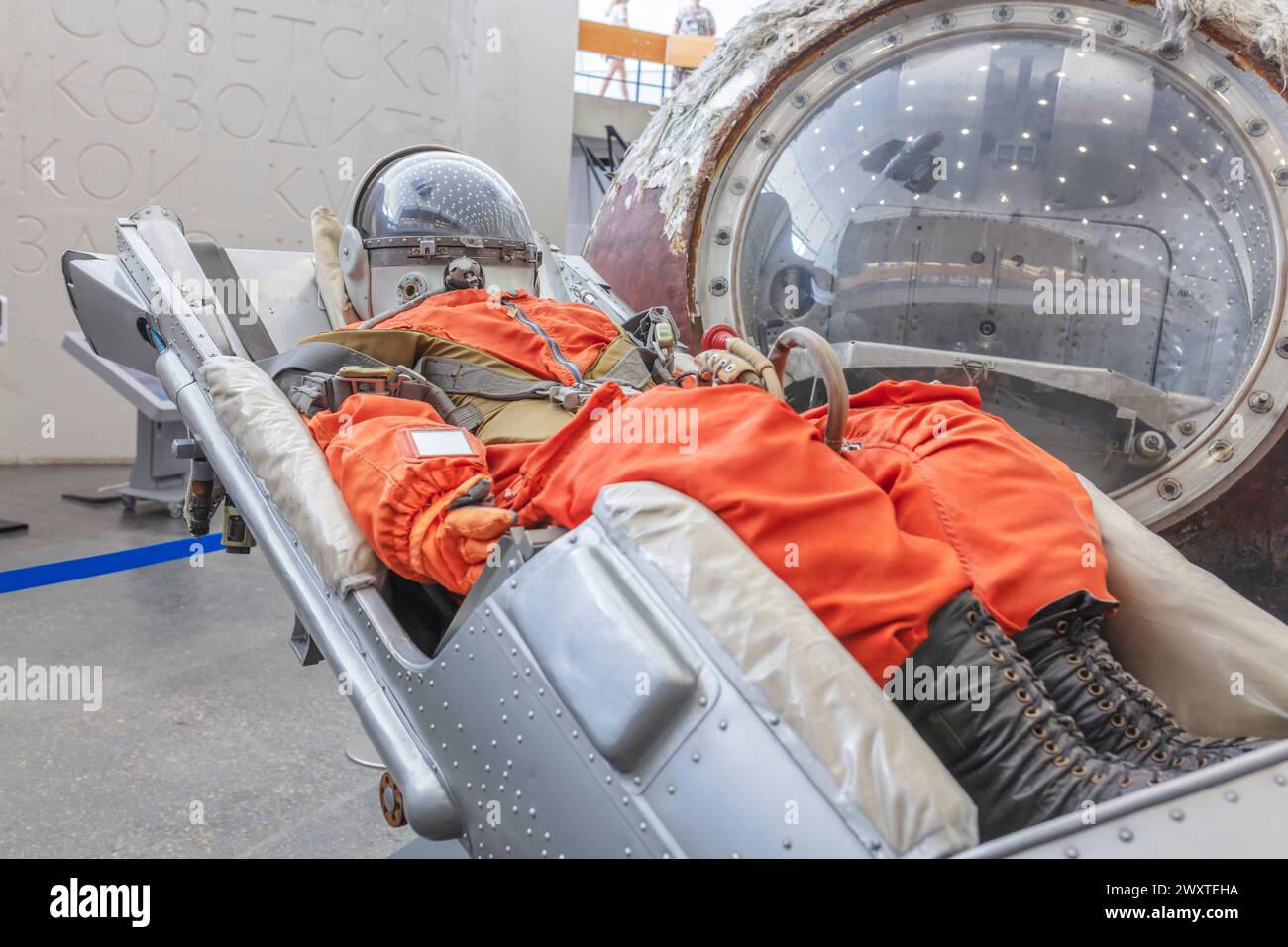 Pilots ejection seat hi-res stock photography and images - Alamy