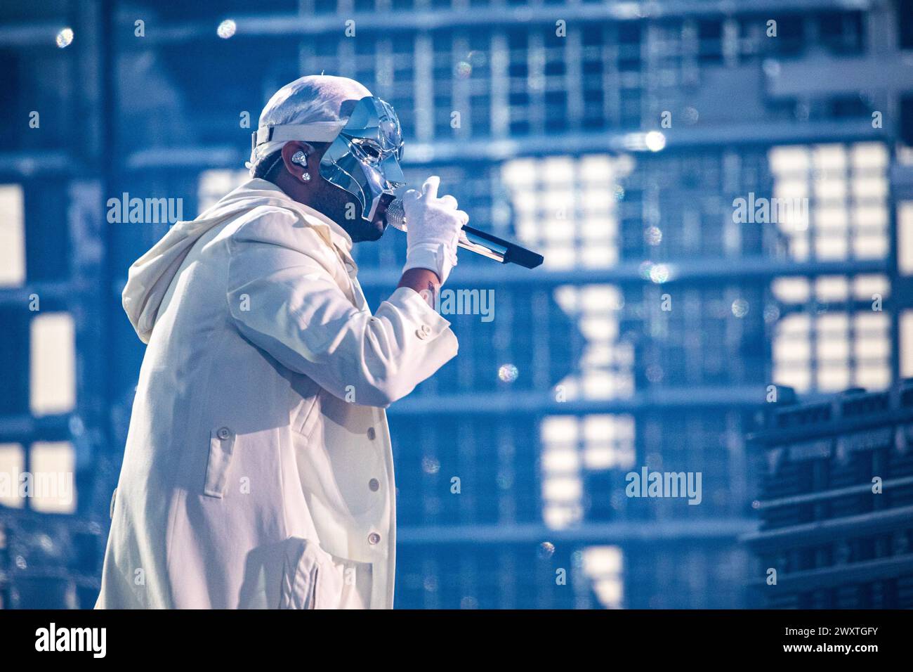 The weeknd mask hi-res stock photography and images - Alamy