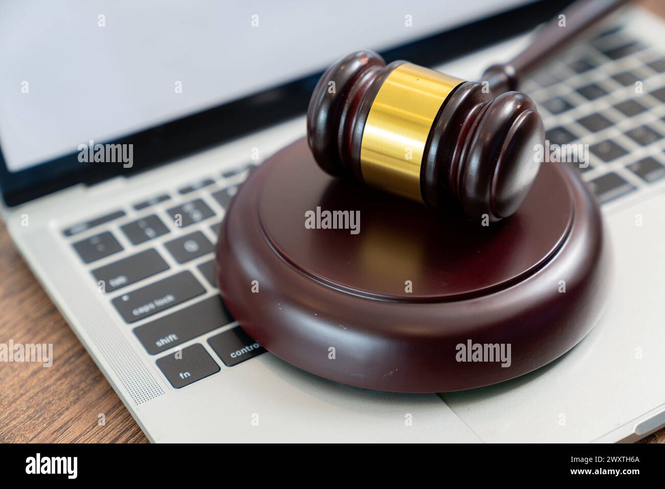 Courtroom technology hi-res stock photography and images - Alamy