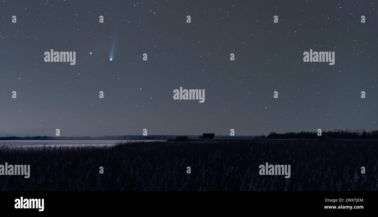 Comet 12P/Pons-Brooks over Horsey mere in Norfolk Stock Photo - Alamy