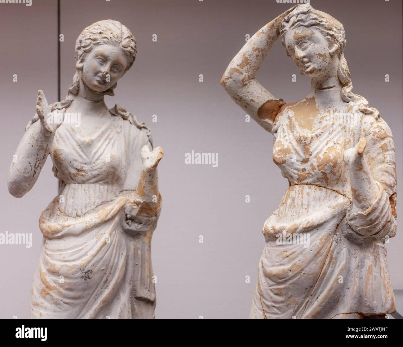 Female mourner figurine hi-res stock photography and images - Alamy