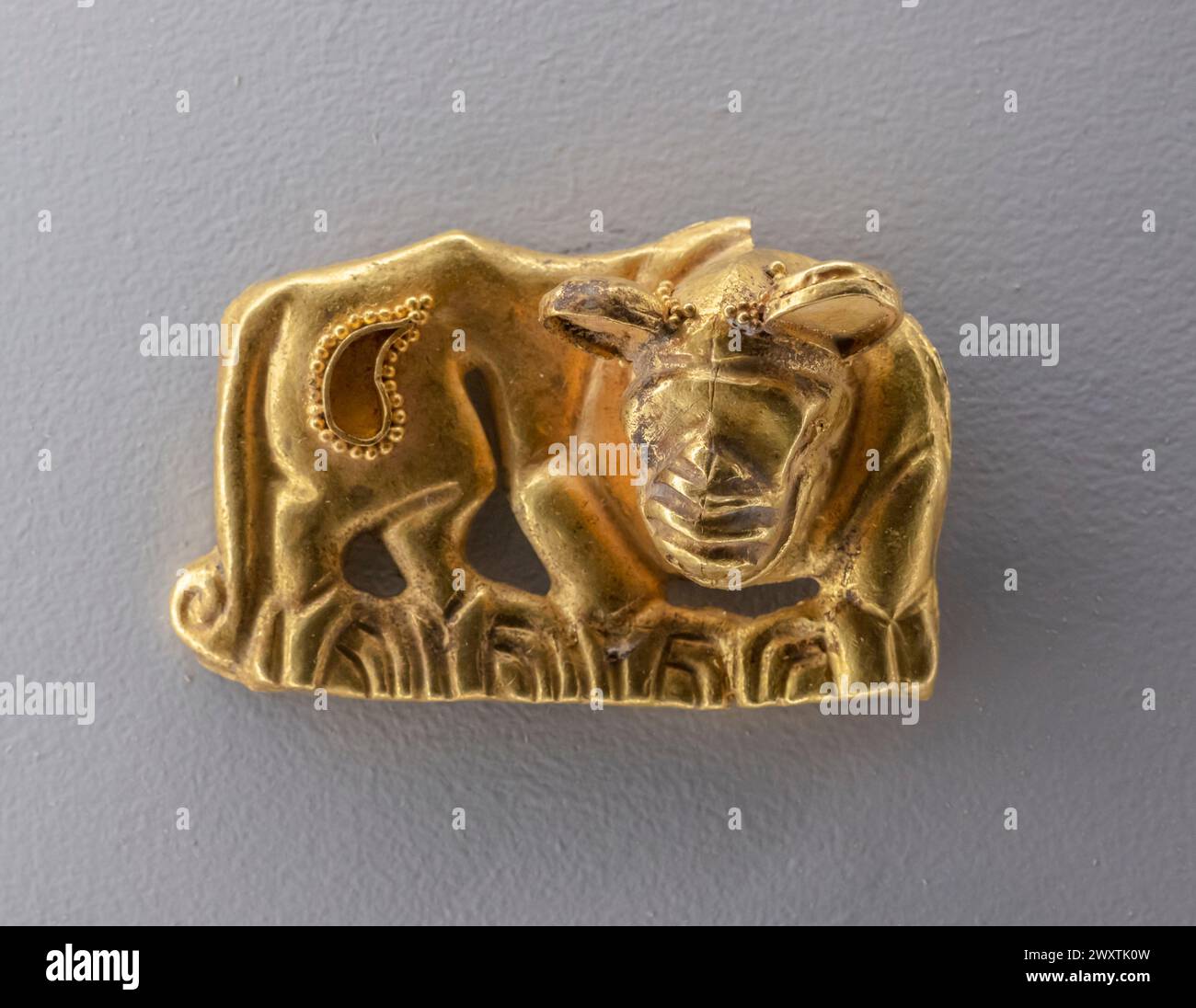 Golden bull figurine, Sarmatian art, 5th century BC, Pushkin State ...