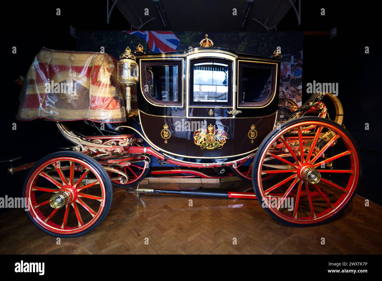 Royalty state coach royal mews hi-res stock photography and images - Alamy