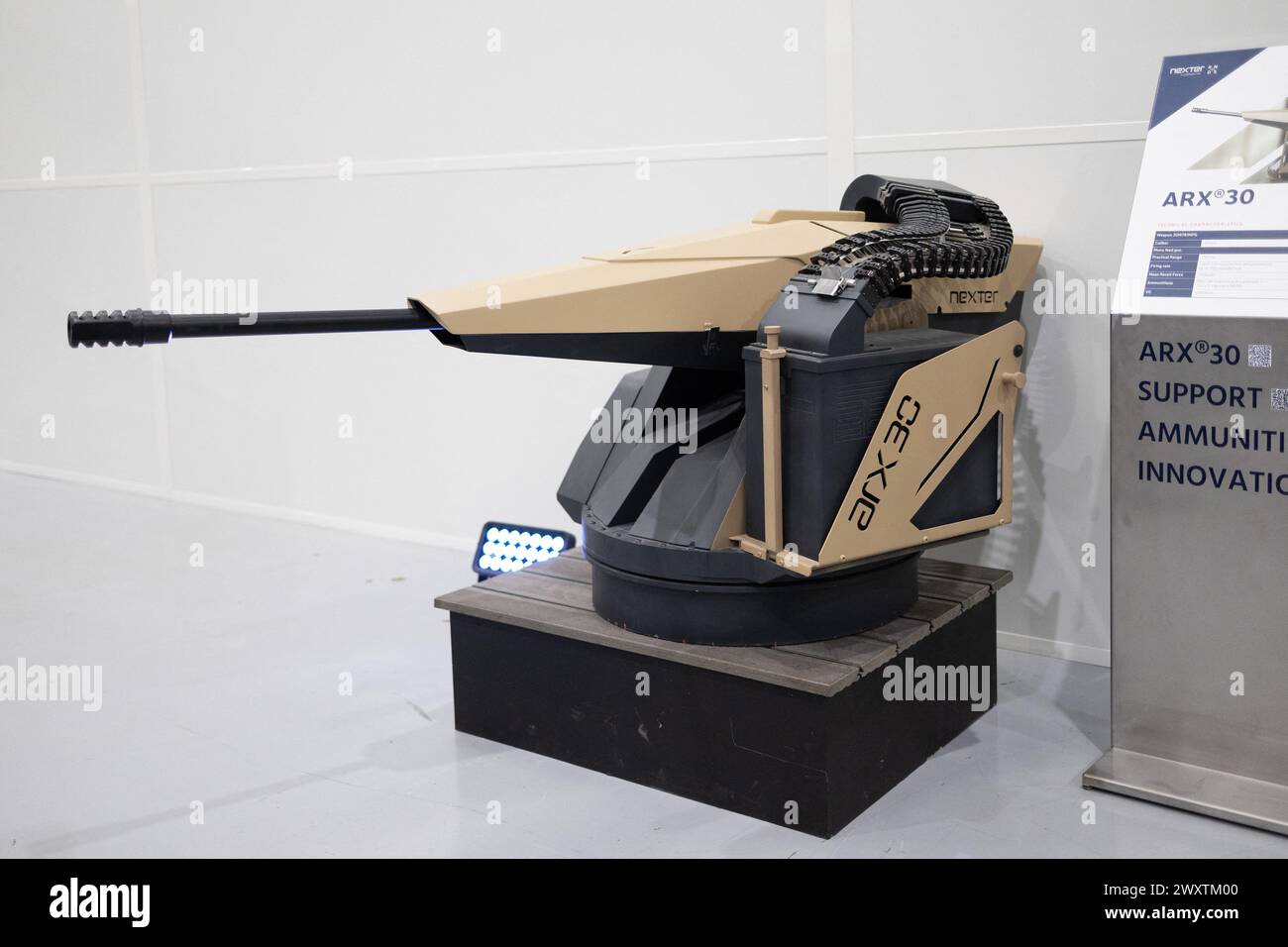 Versailles, France. 02nd Apr, 2024. View of a ARX 30 canon at the ...