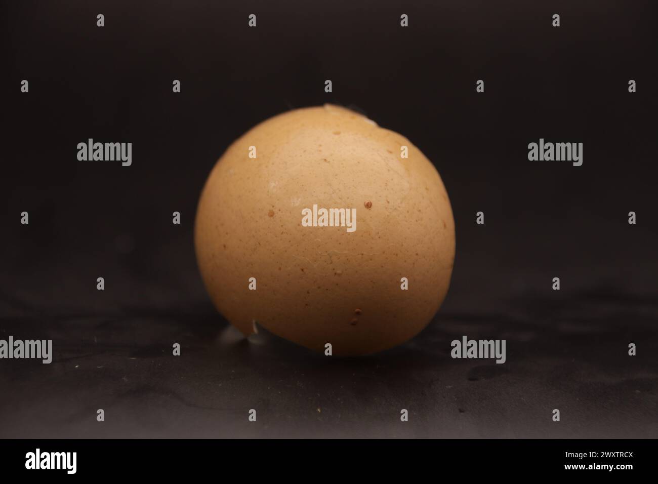 Break up eggs hi-res stock photography and images - Alamy