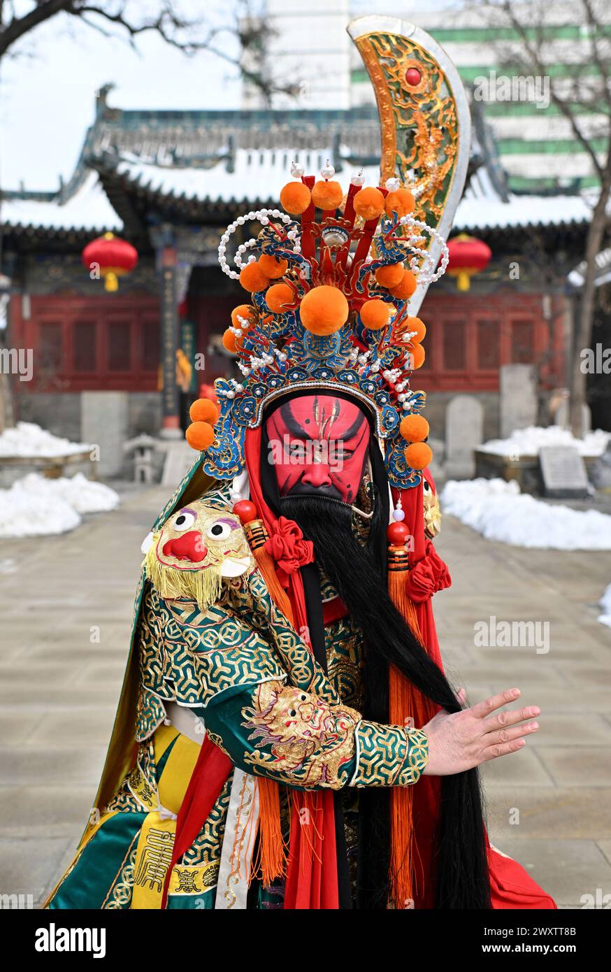 (240402) -- TAIYUAN, April 2, 2024 (Xinhua) -- Wu Lingyun practises ...