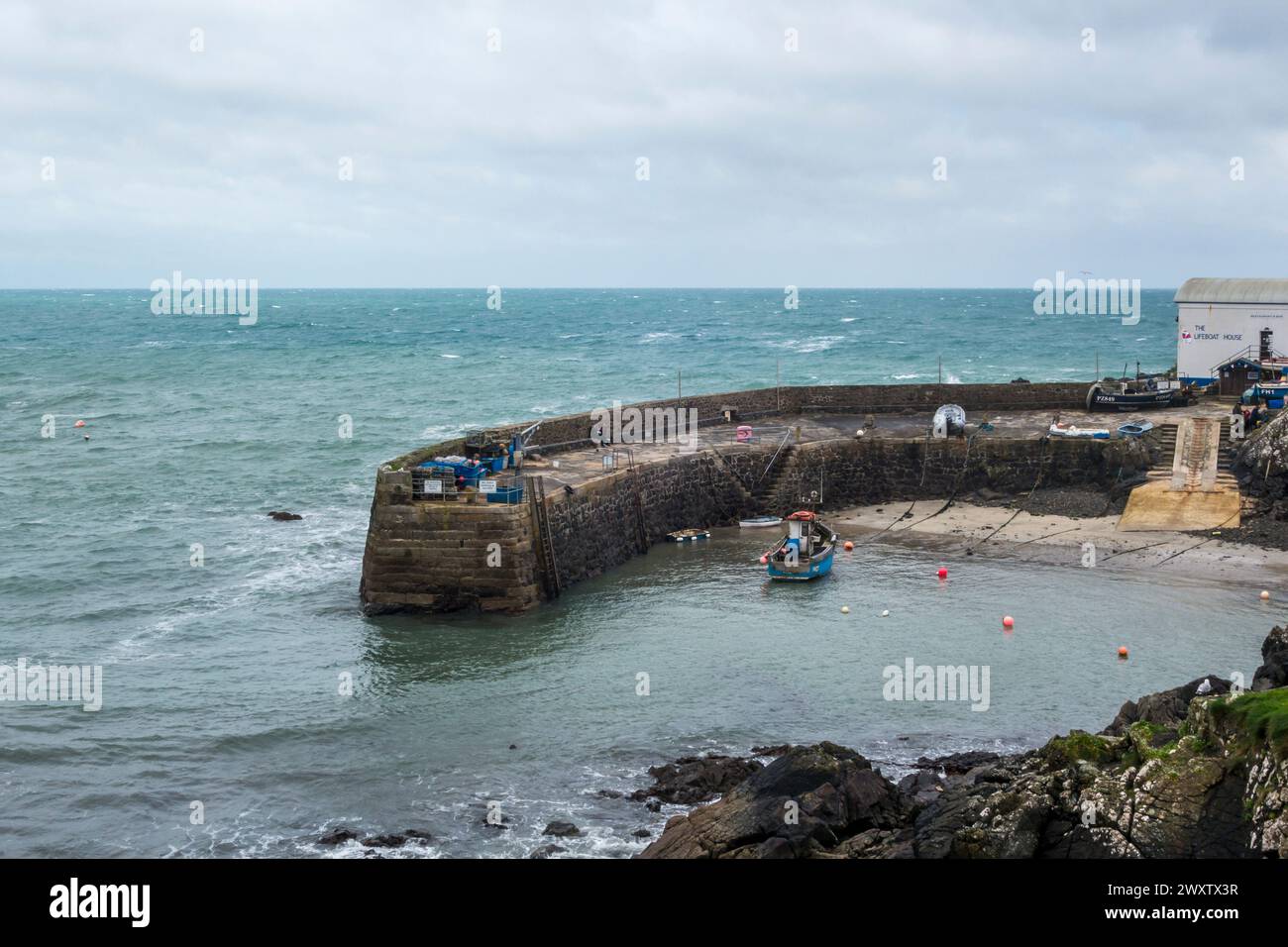 Coverack breakwater hi-res stock photography and images - Alamy