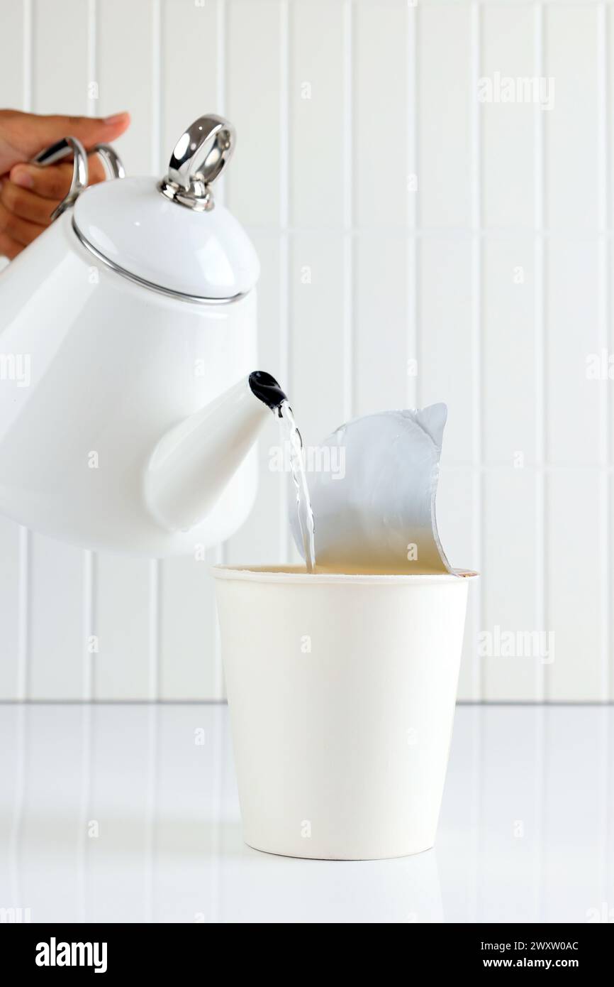 Hot water ramen hi-res stock photography and images - Alamy