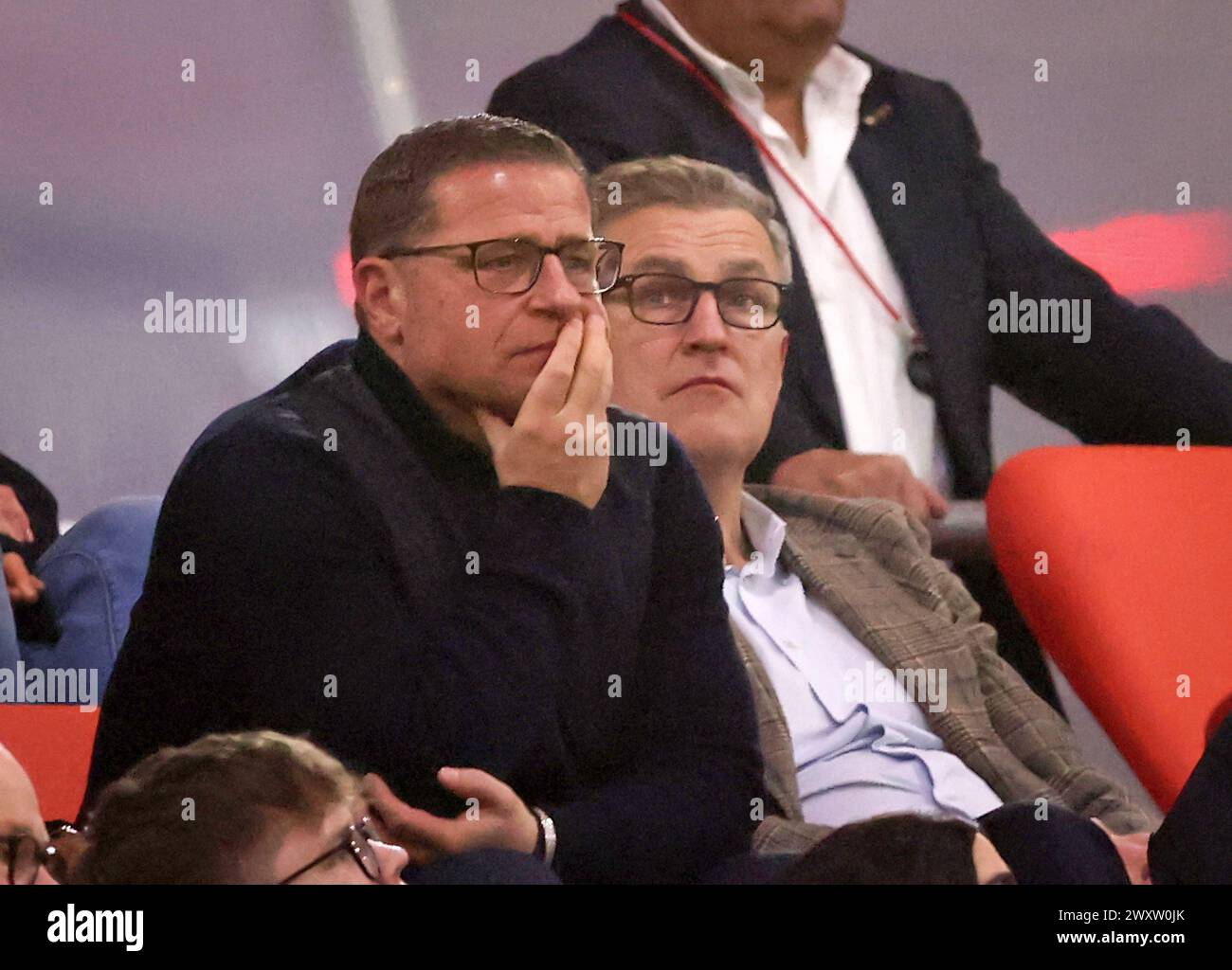 enttŠuscht Max Eberl Board Member for Sport FC Bayern MŸnchen und Jan ...
