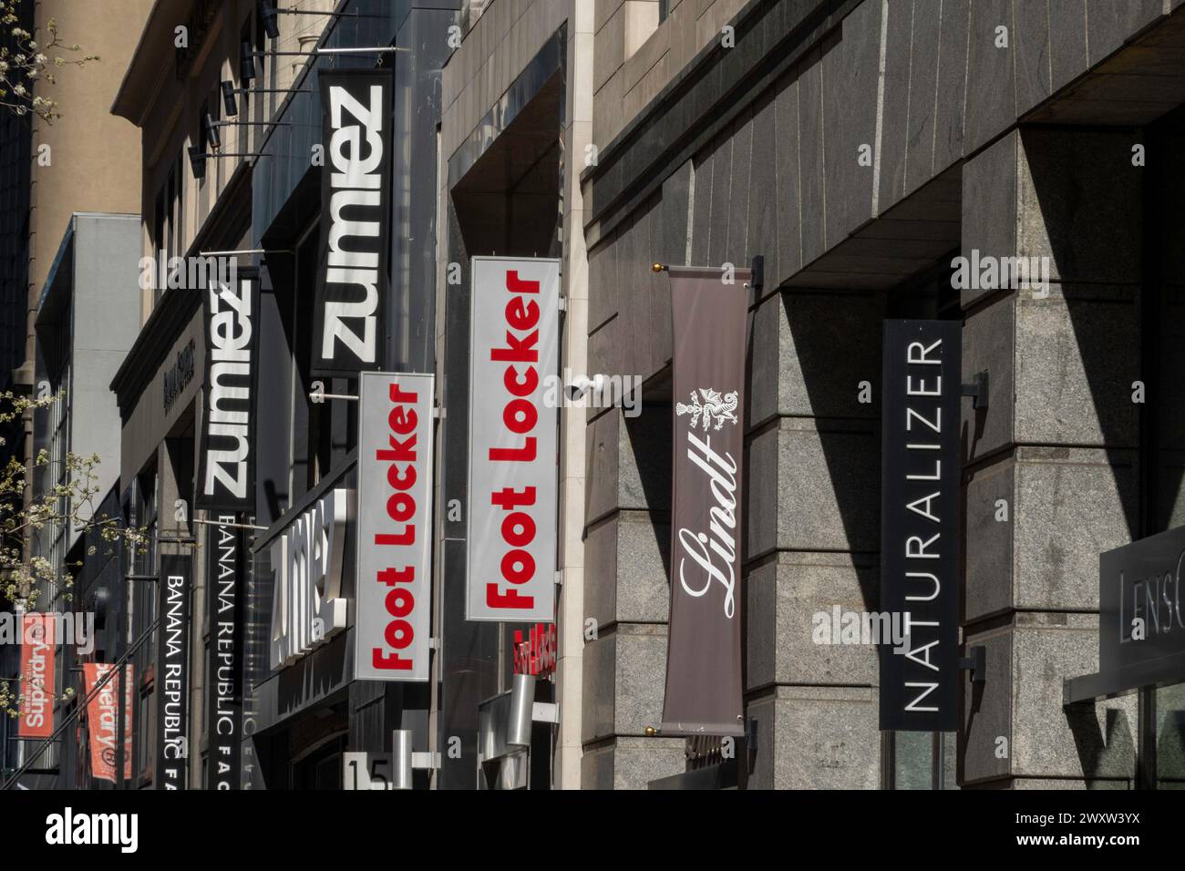 Banana republic sign hi-res stock photography and images - Alamy