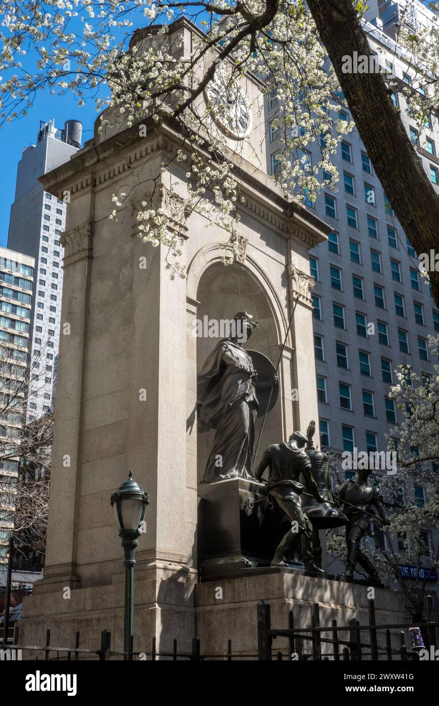 The James Gordon Bennett Monument, Herald Square Park, New York City ...