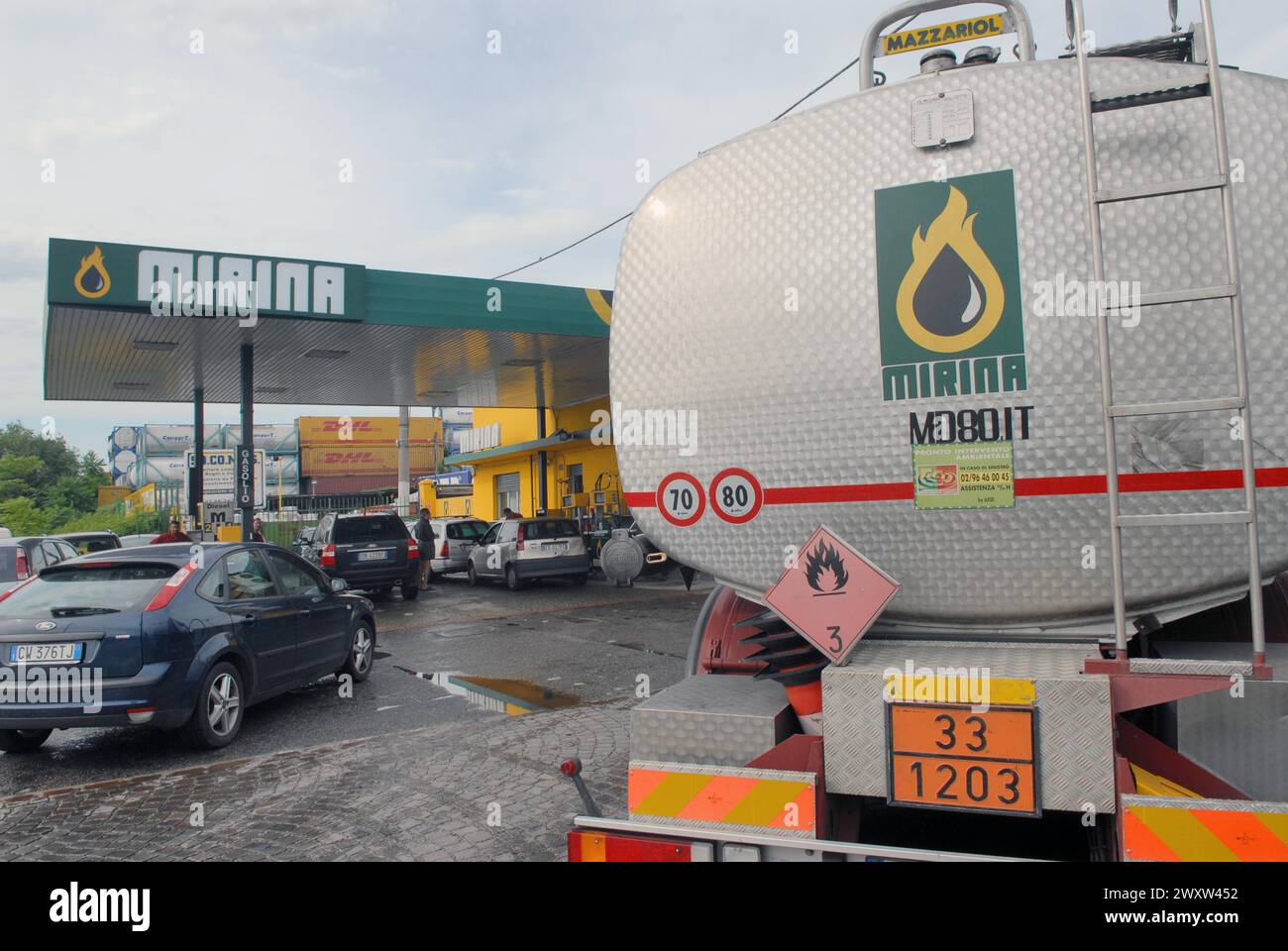 Industria petroli hi-res stock photography and images - Alamy