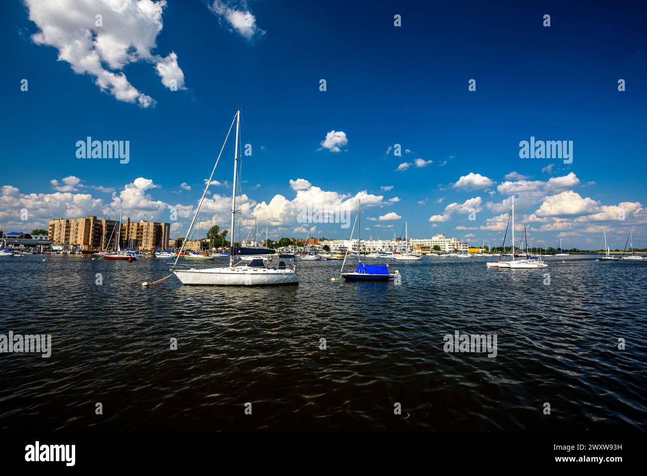 Sheepshead bay marina hi-res stock photography and images - Alamy