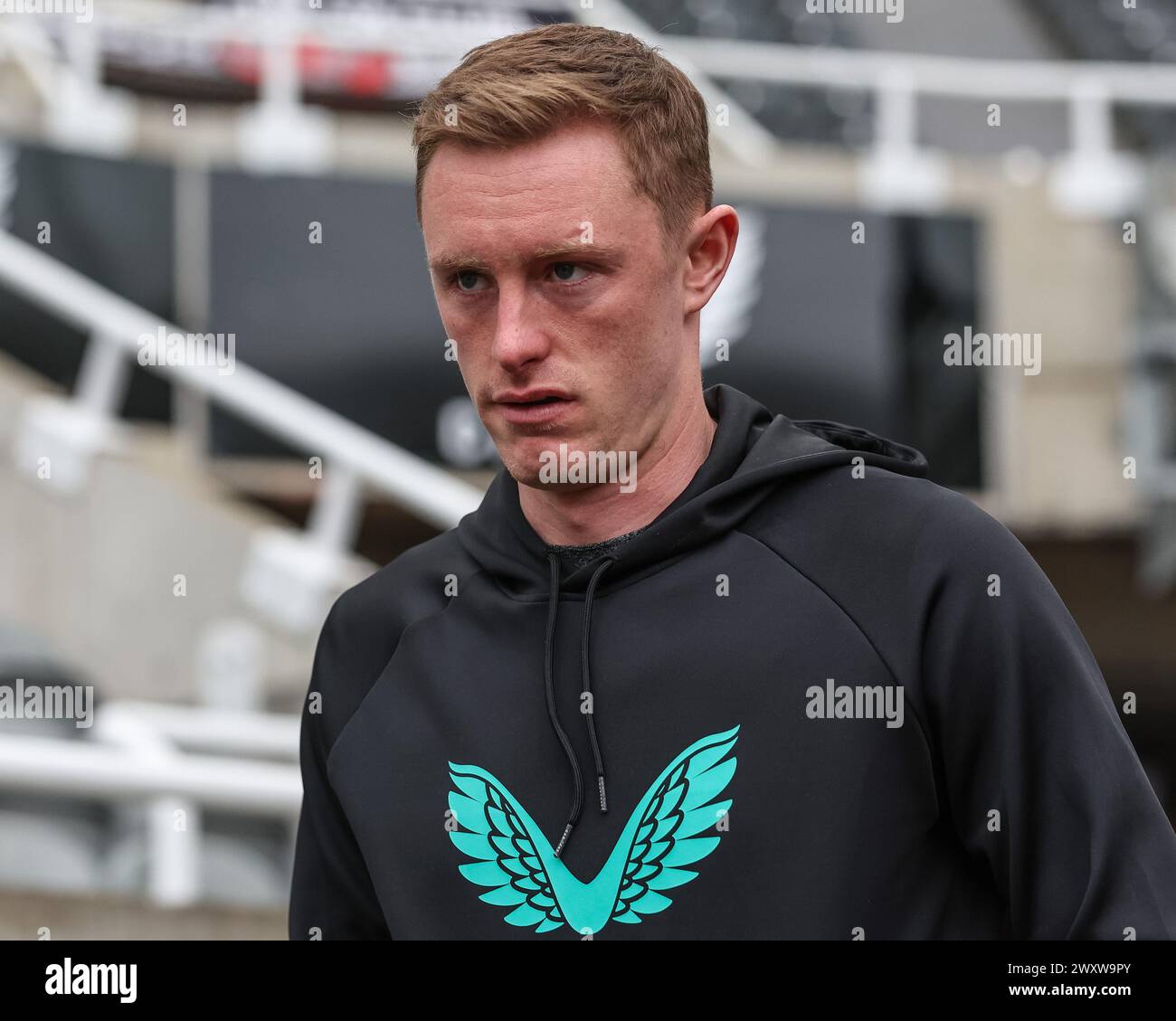 Sean Longstaff of Newcastle United arrives during the Premier League ...
