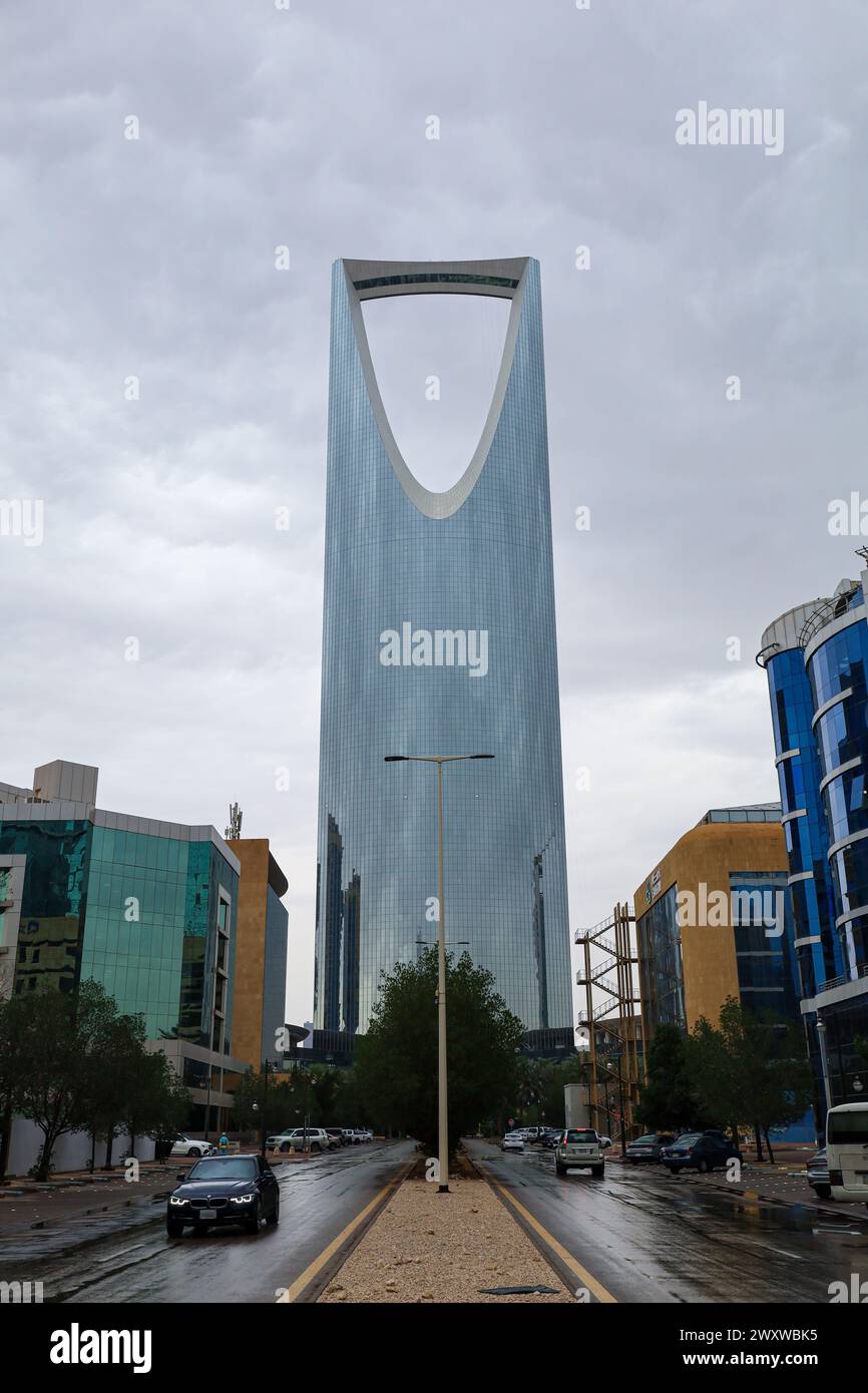 Riyadh saudi arabia street scene hi-res stock photography and images ...