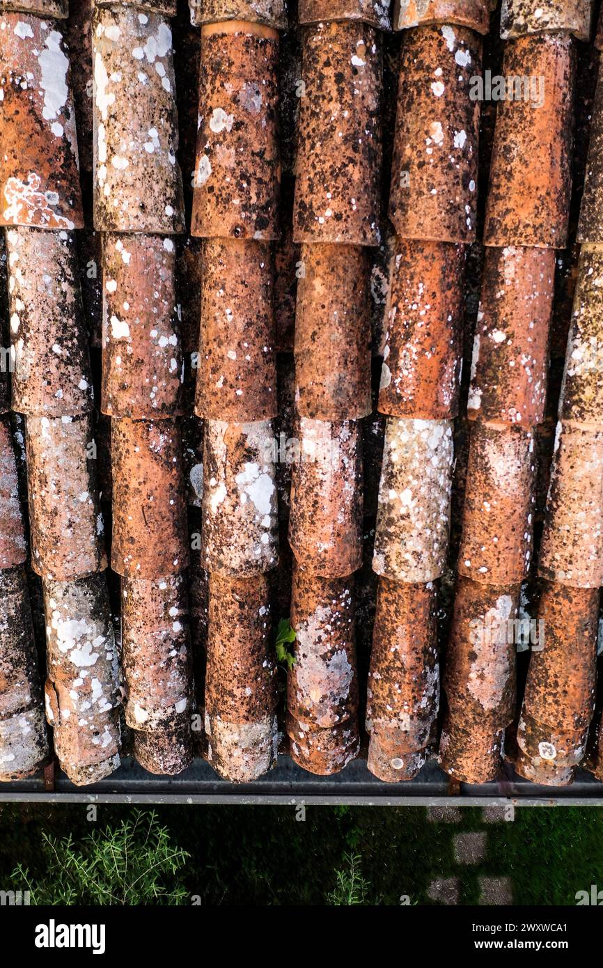 Damaged house roof missing shingles hi-res stock photography and images ...