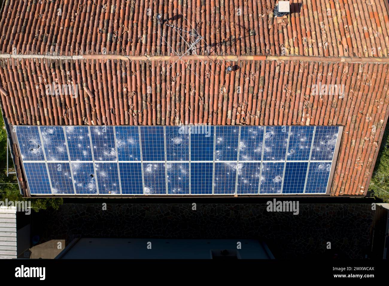 Photovoltaic roofing shingles hi-res stock photography and images - Alamy