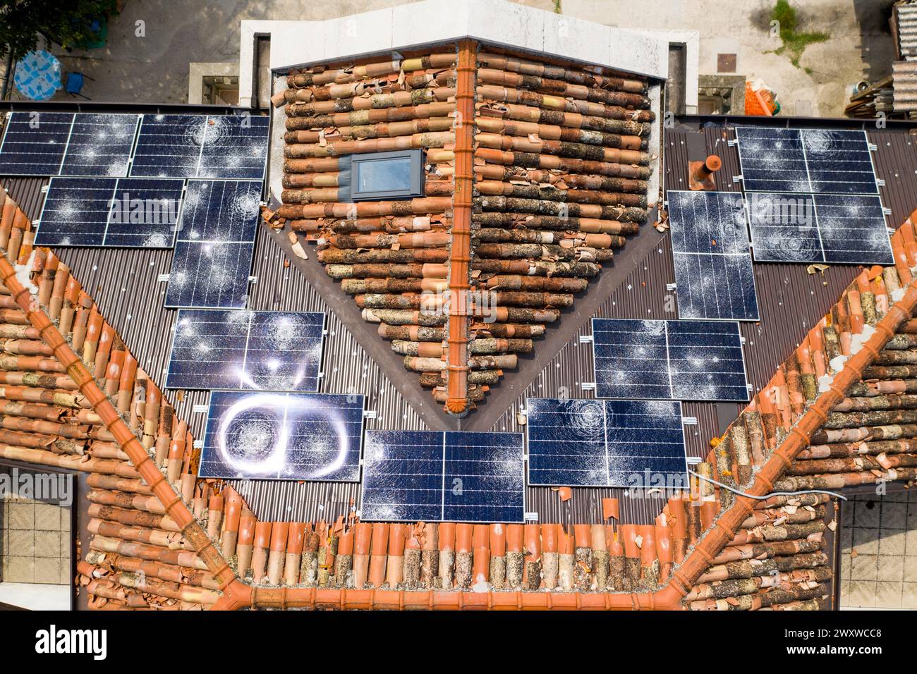 Drone inspection of roof damage hi-res stock photography and images - Alamy