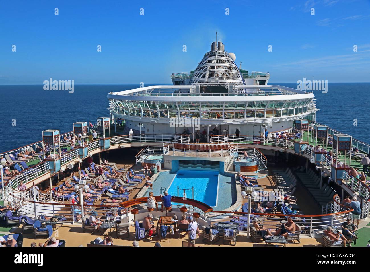Swimming pool and sun deck of P & O cruise ship Azura Stock Photo - Alamy