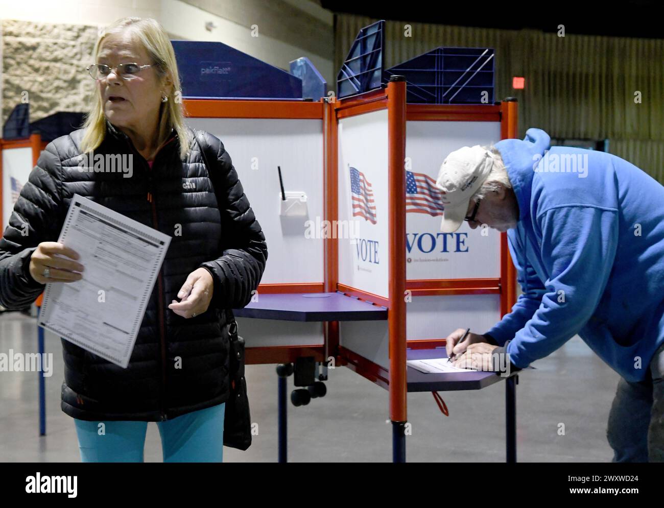 Racine, Wisconsin, USA. 2nd Apr, 2024. LYNN and MARK MONROE vote at ...
