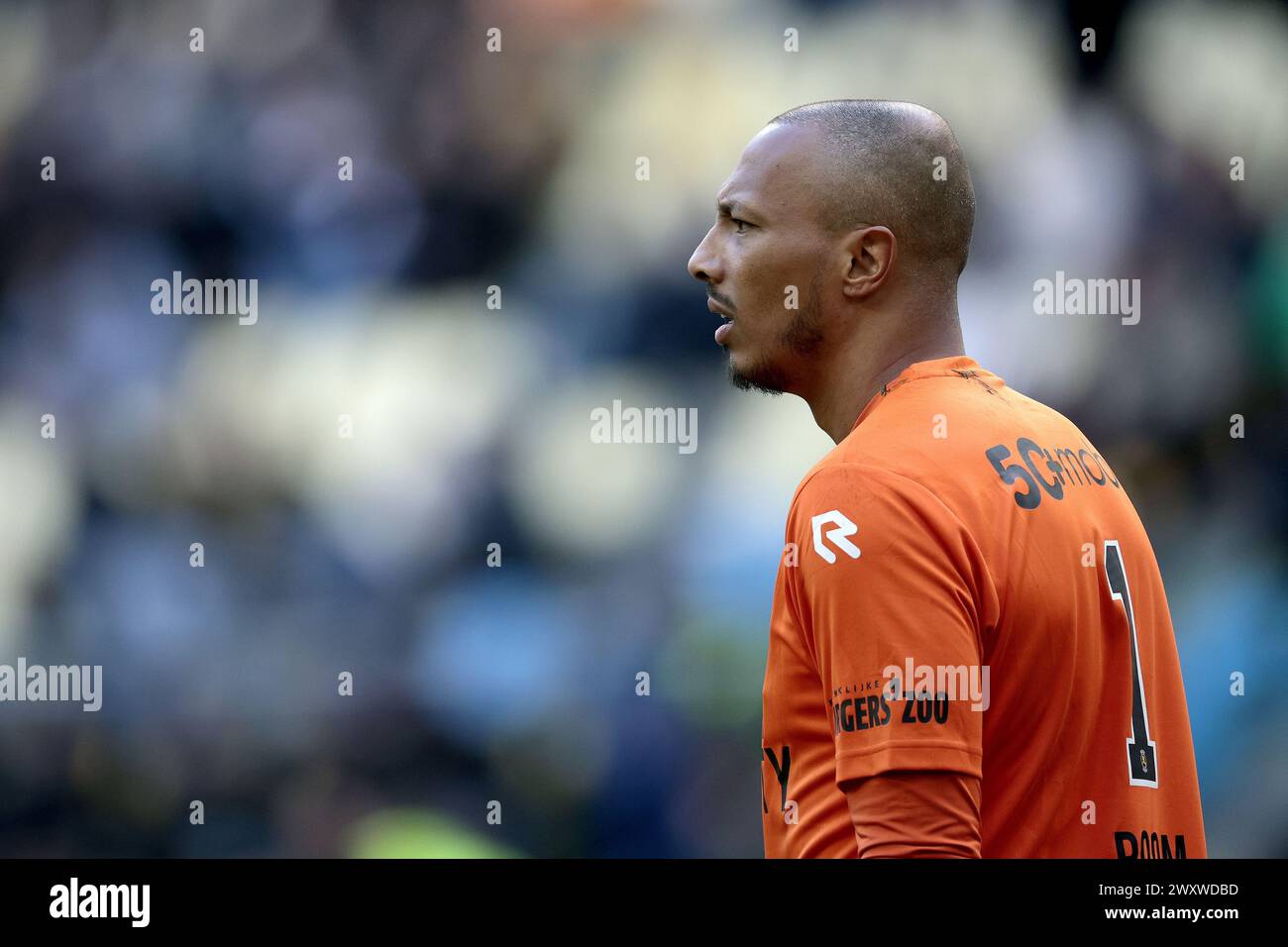 ARNHEM - Vitesse goalkeeper Eloy Room during the Dutch Eredivisie match ...