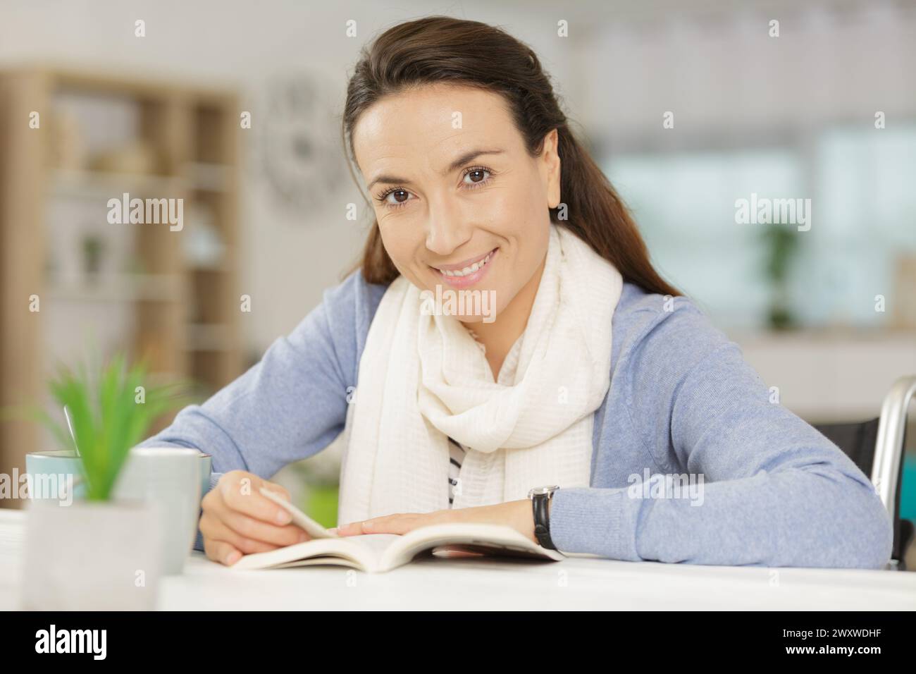 disabled woman studying Stock Photo - Alamy