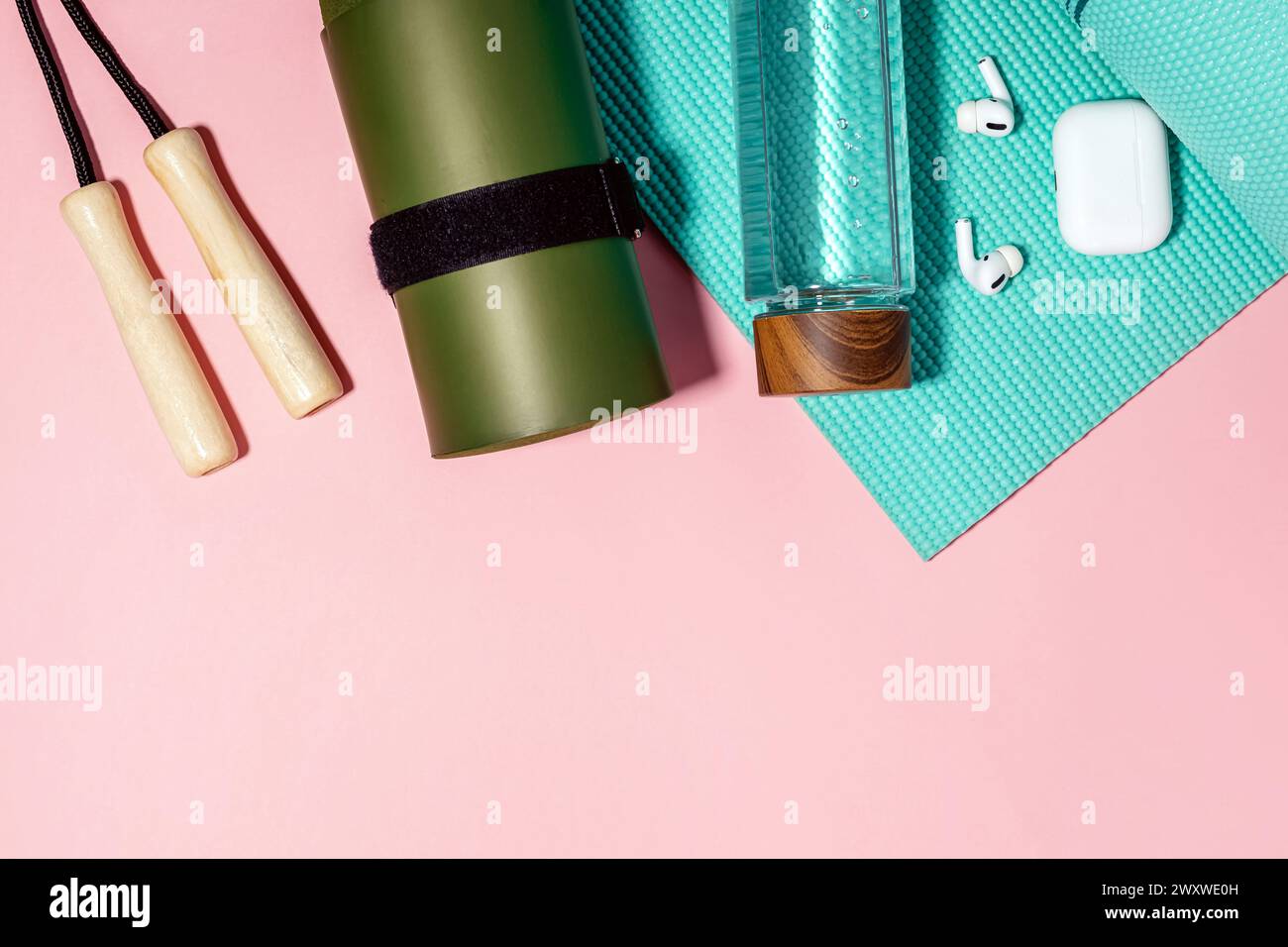 Pink foam yoga pilates hi-res stock photography and images - Alamy