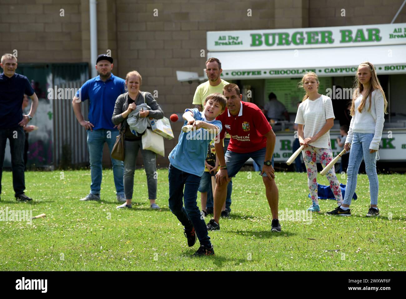 Families playing rounders at works summer fete playday in Nechells ...