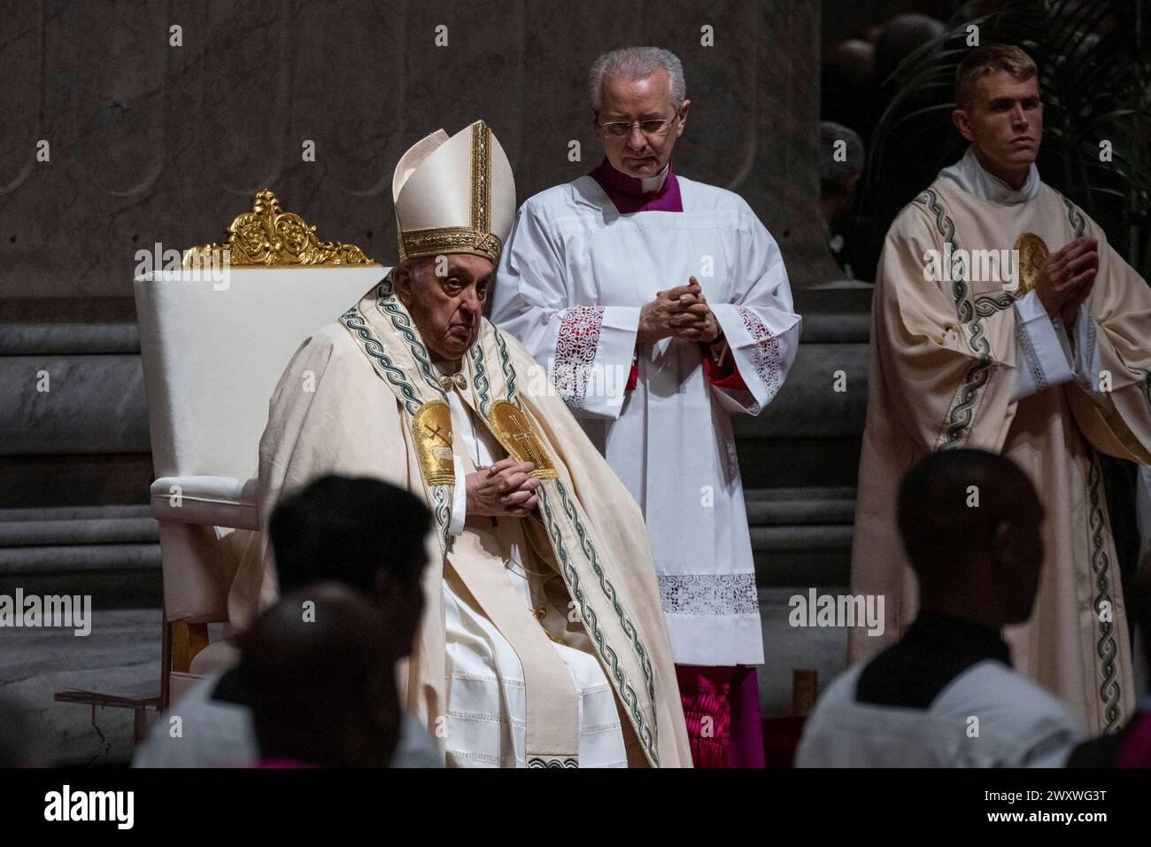 Pope Francis presides over the solemn Easter Vigil ceremony in St ...