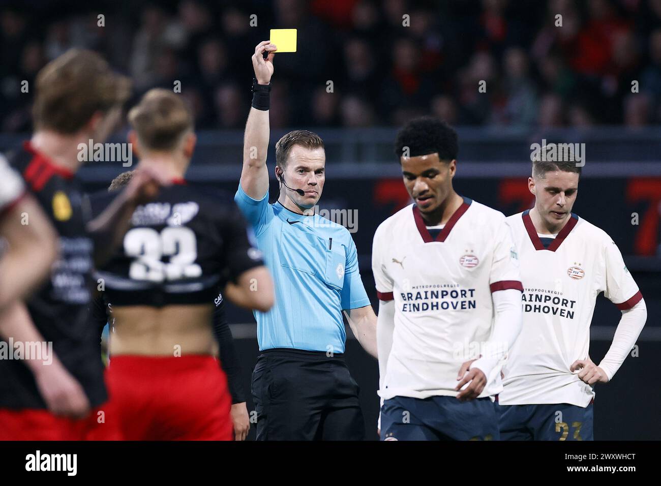 ROTTERDAM - (l-r)Julian Baas of sbv Excelsior, referee Jannick van der ...