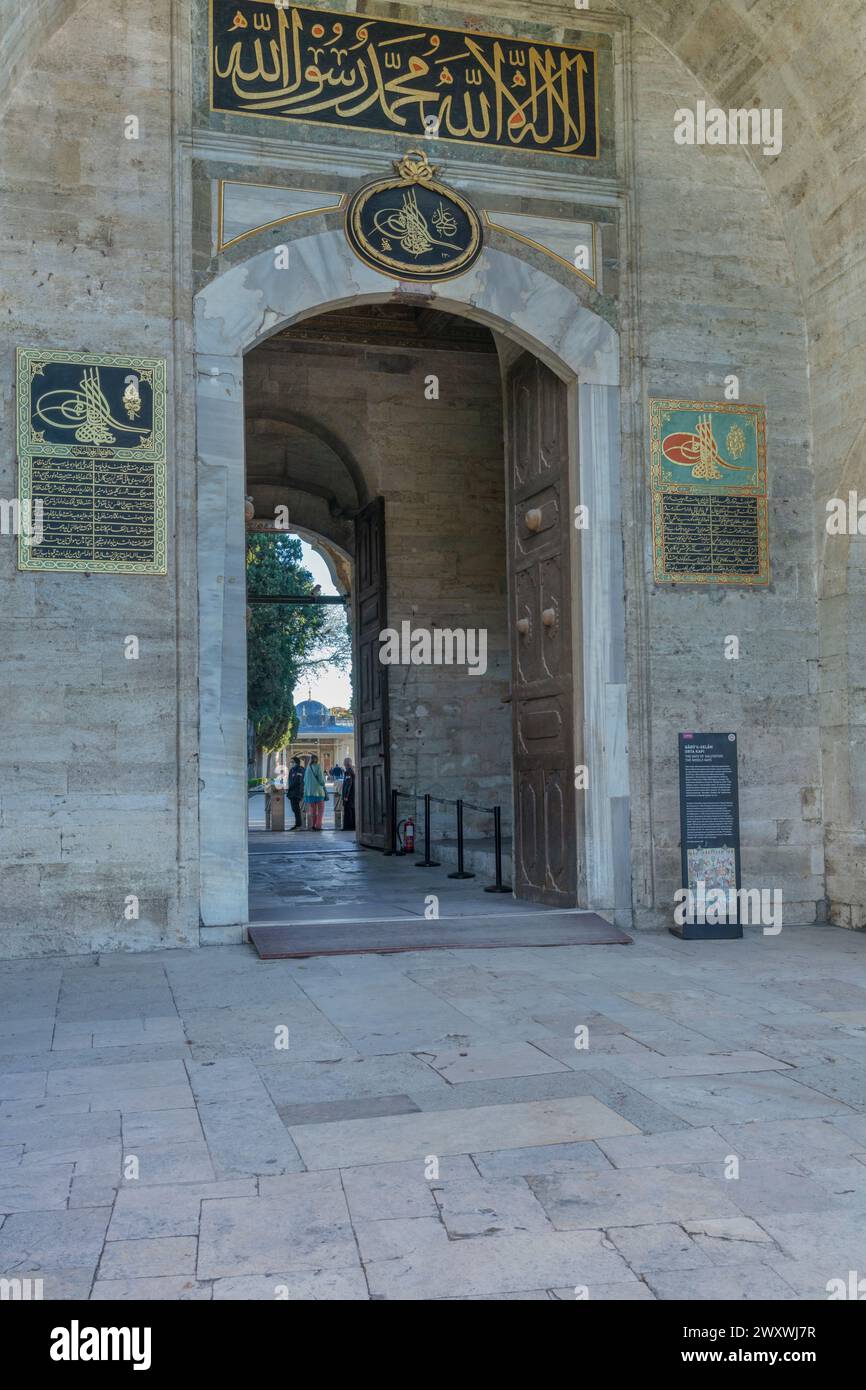 Gate of Salutation, Topkapi Palace, Istanbul, Turkey Stock Photo - Alamy