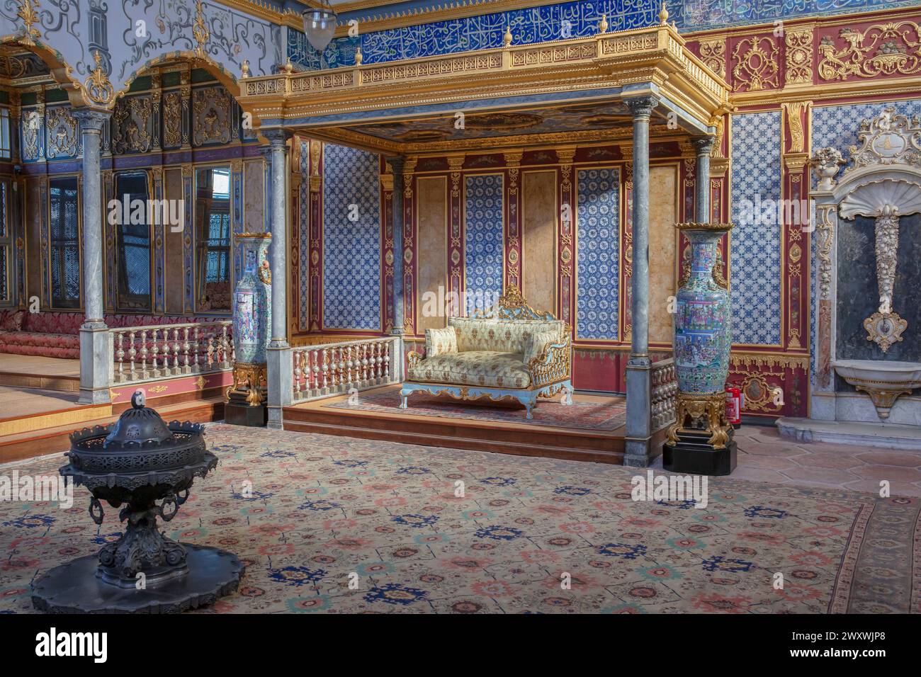 Interior of throne room inside Harem, Topkapi Palace, Istanbul, Turkey ...
