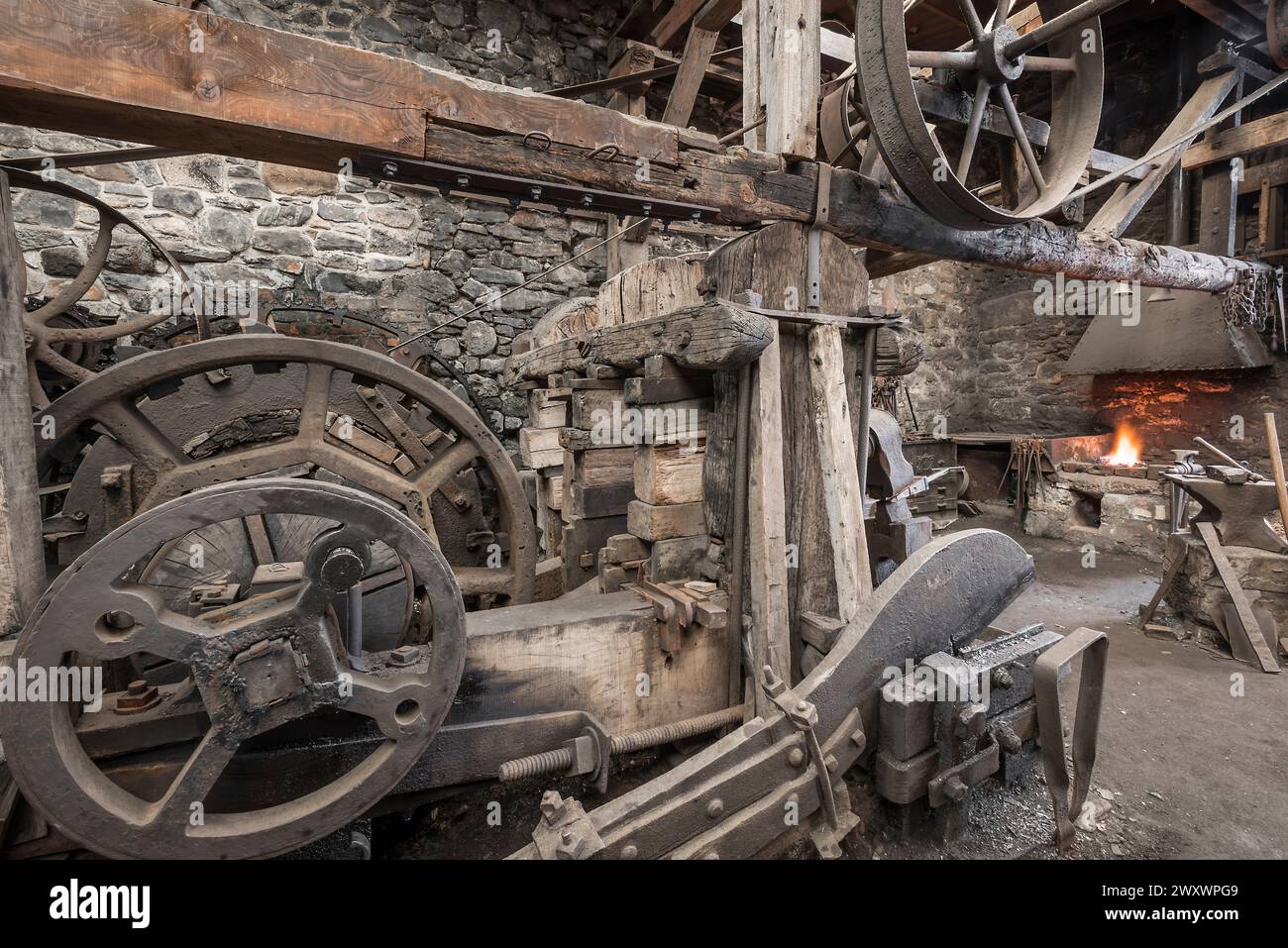 Blacksmith industrial revolution hi-res stock photography and images - Alamy