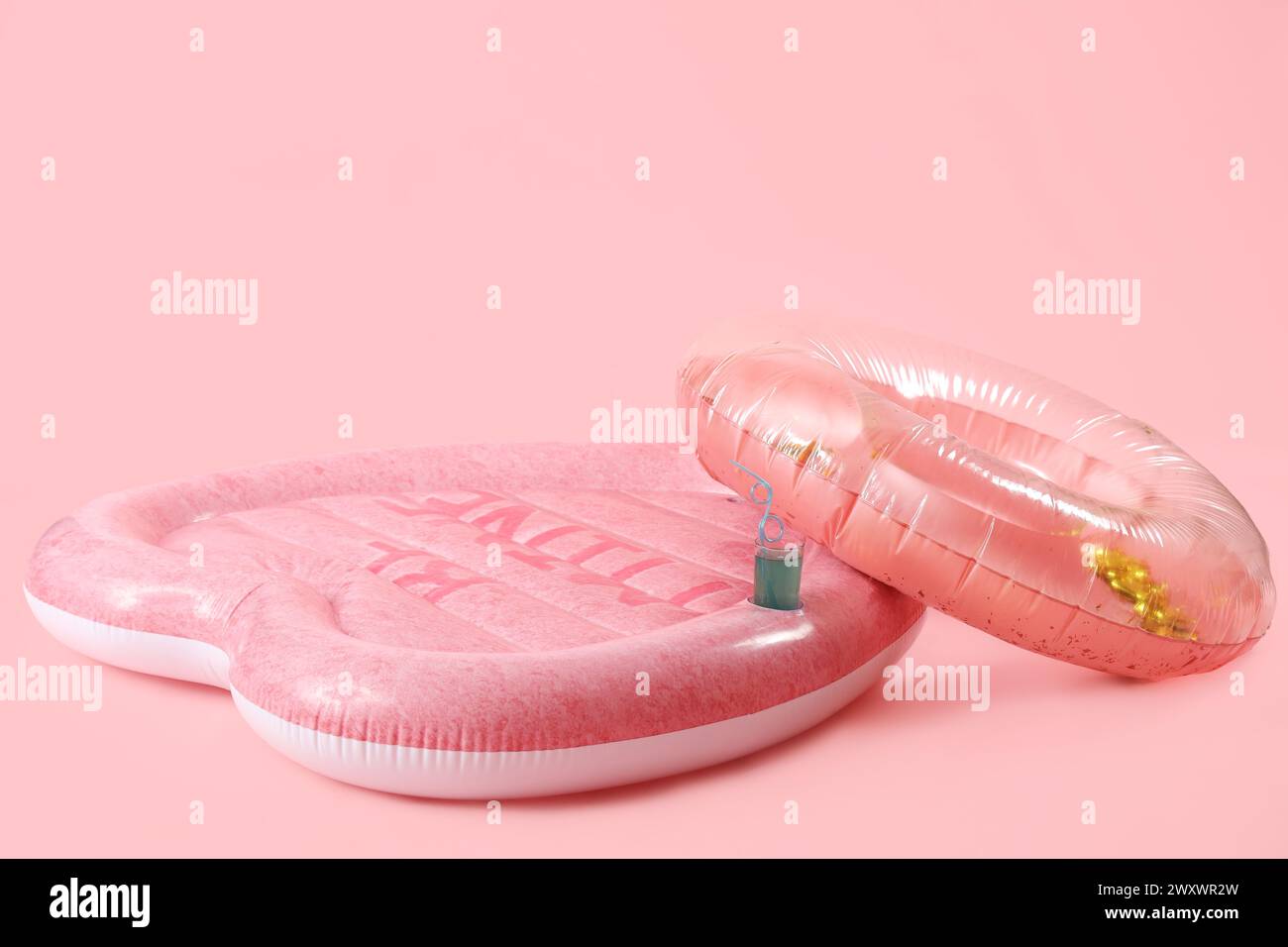 Pool inflatable heart hi-res stock photography and images - Alamy