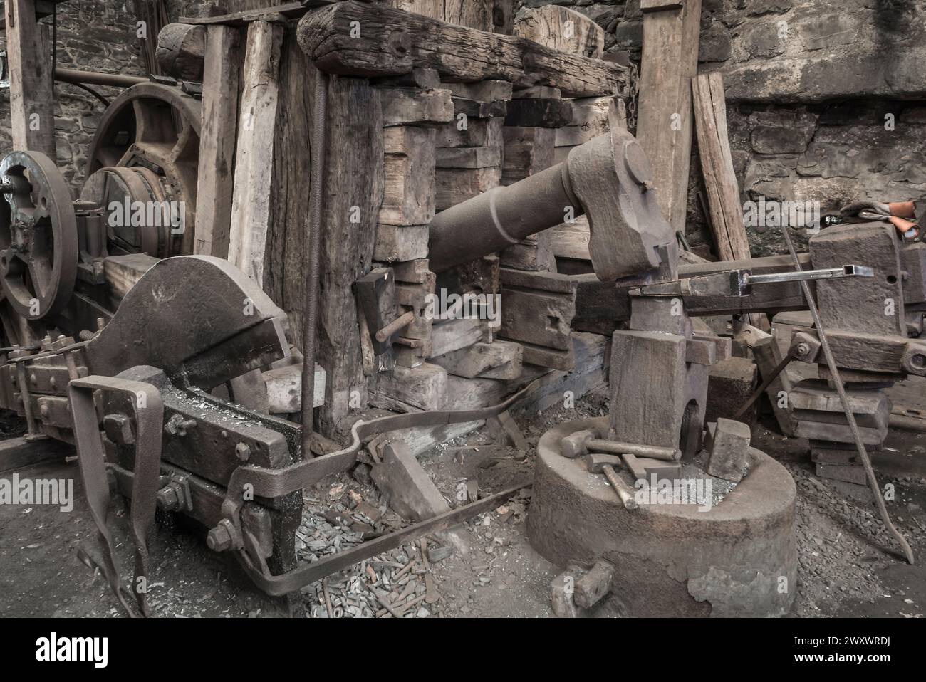 Blacksmith industrial revolution hi-res stock photography and images ...