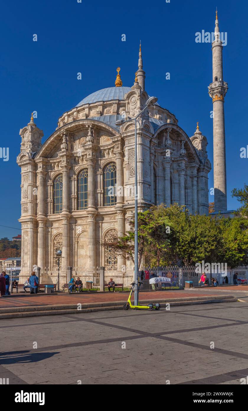 Ortakoy mosque, Buyuk Mecidiye camii, 1856, Istanbul, Turkey Stock ...