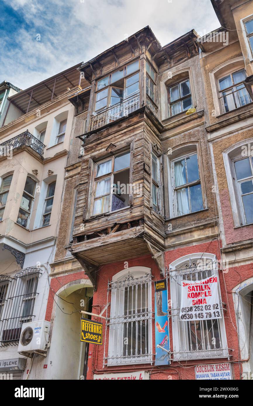 Vintage house in old town, Sultanahmet, Istanbul, Turkey Stock Photo ...