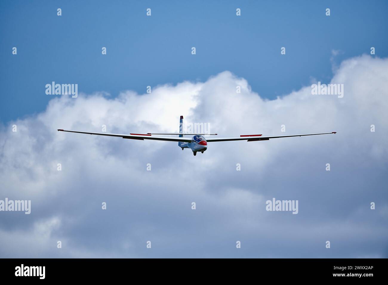 Glider in landing hi-res stock photography and images - Alamy