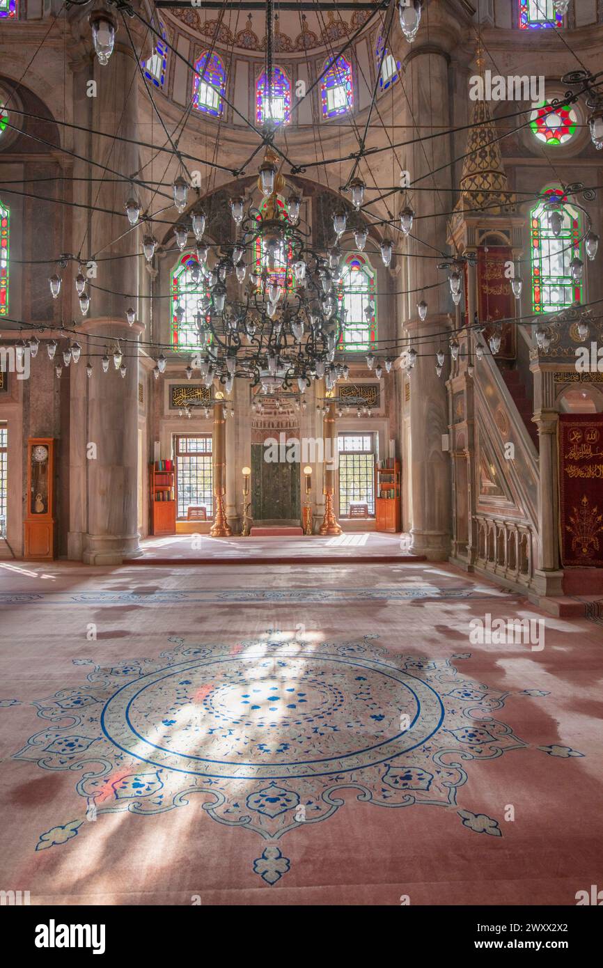 Laleli Mosque interior, Istanbul, Turkey Stock Photo - Alamy