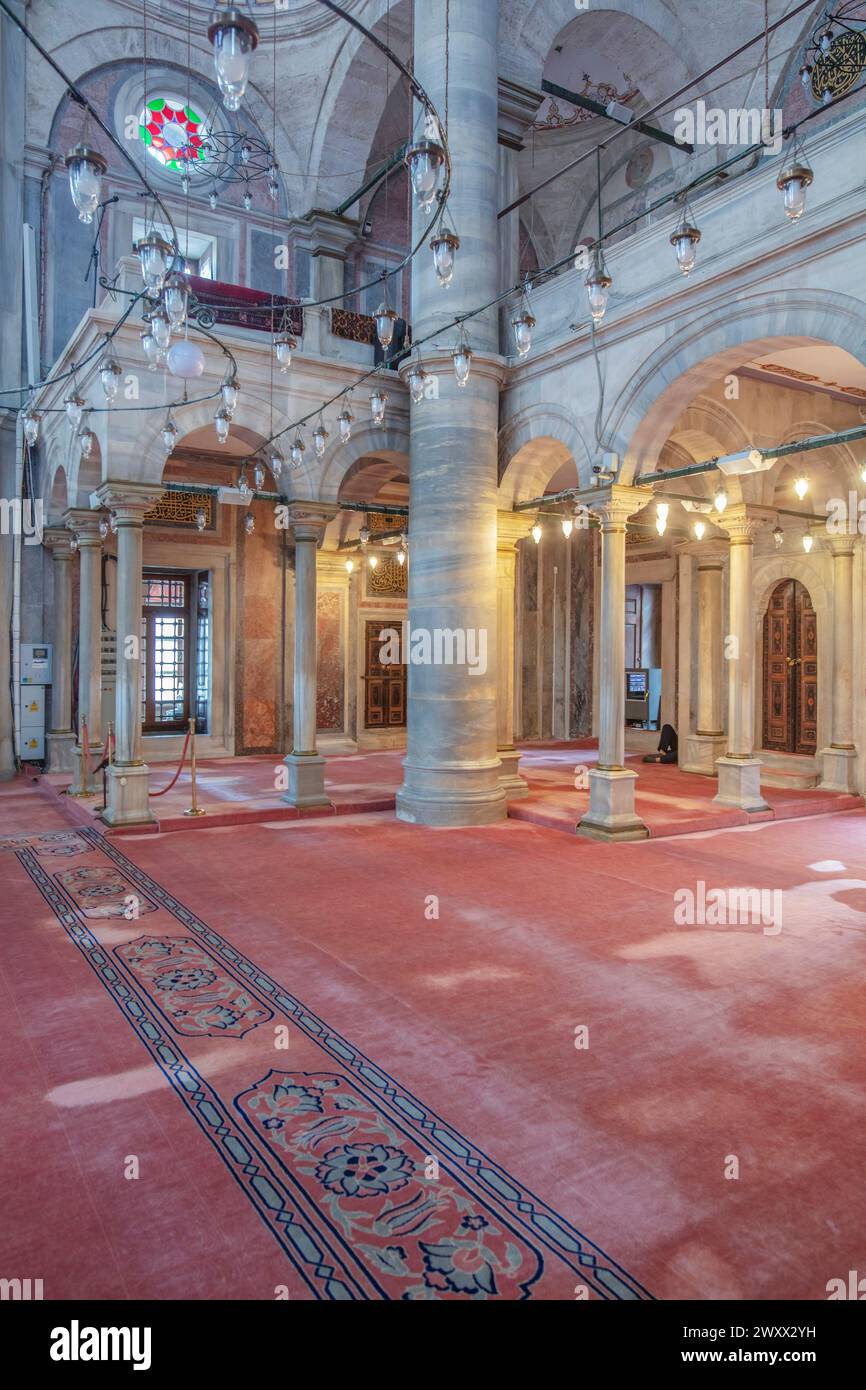 Laleli Mosque interior, Istanbul, Turkey Stock Photo - Alamy