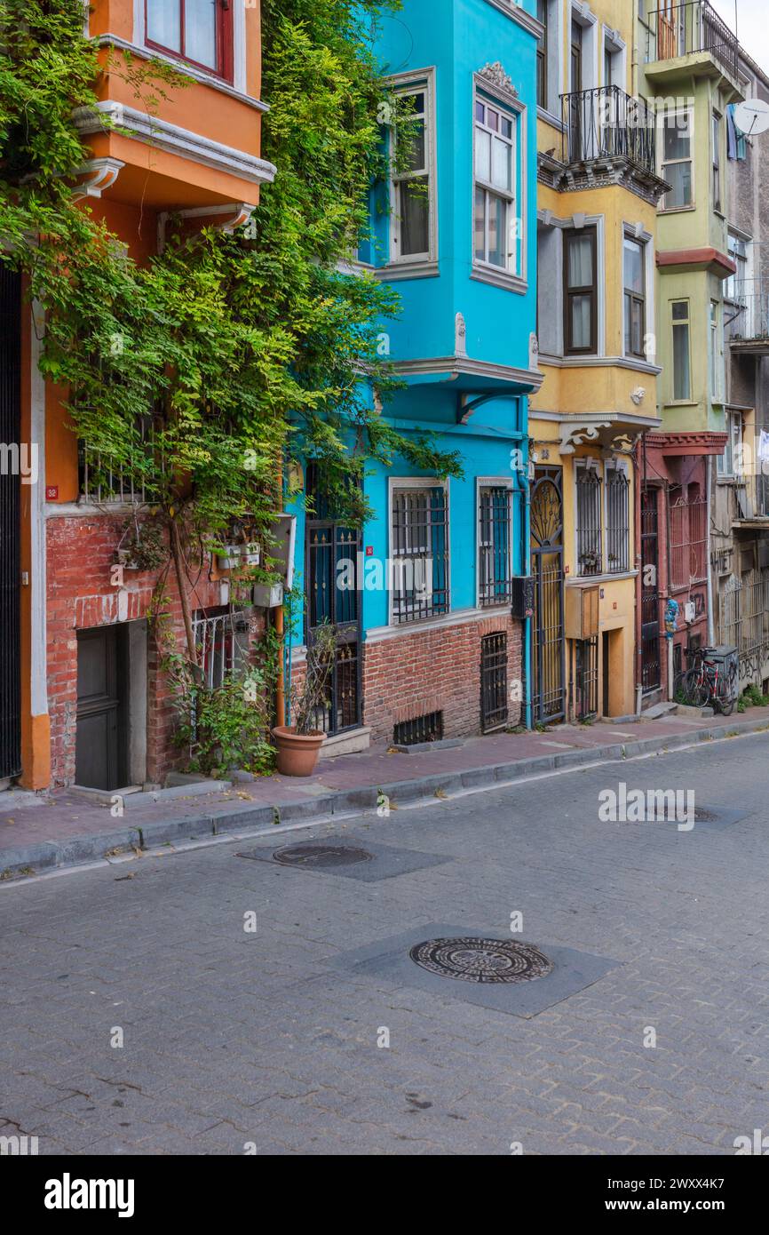 Vinage colored house, Balat, Istanbul, Turkey Stock Photo - Alamy