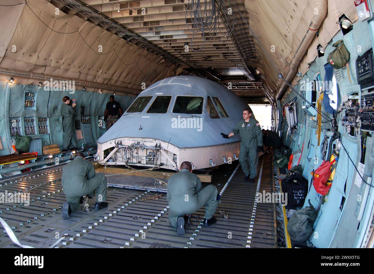 Crew compartment plane hi-res stock photography and images - Alamy